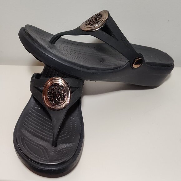 CROCS | Shoes | Crocs Sanrah Gold Medallion Dark Grayblack Wedge ...